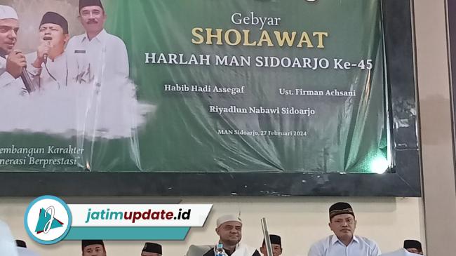 Harlah Ke-45 MAN Sidoarjo Gelar Gebyar Shalawat Bersama Habib Hadi