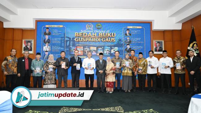 Launching Tujuh Buku Guspardi Gaus, Viva Yoga Ajak Politisi PAN ...